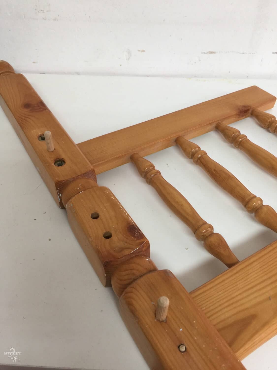 DIY Bench For Kids Using Footboards • My Sweet Things